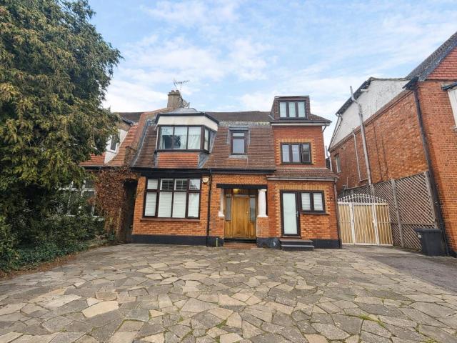 Hale Lane, Mill Hill, NW7