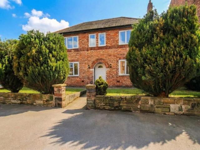 Hale Road, Hale 3 bed semi detached house to rent £1,850 pcm £427 pw
