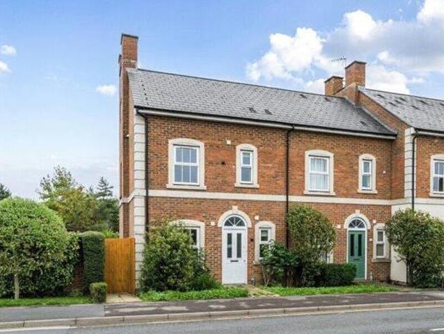 Hale Road, Portland Terrace, Farnham, 3 Bedroom End