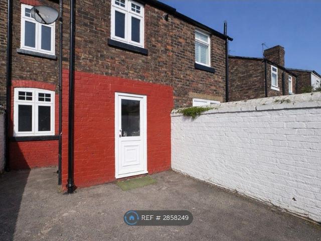 Hale Road, Widnes WA8, 2 bed terraced house to rent, £850 pcm | PrimeLocation