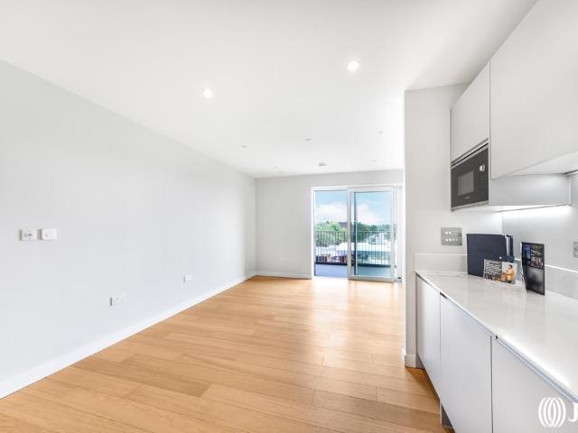 Hale Wharf Ferry Lane Hale Wharf N17 1 bed apartment to rent £1,950 pcm £450 pw