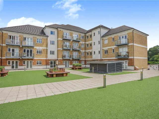 Hales Court, Ley Farm Close, Watford, Hertfordshire WD25, 2 bed flat to rent, £1,650 pcm | PrimeLocation