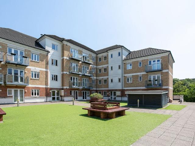 Hales Court, Ley Farm Close, Watford WD25, 1 bed flat to rent, £1,400 pcm | PrimeLocation