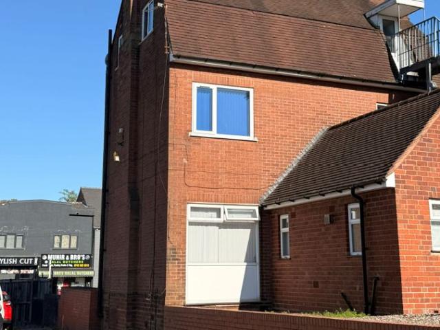 Halesowen Road, Netherton DY2, 1 bed flat to rent, £700 pcm | PrimeLocation