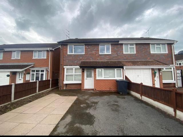 Halesworth Road, Wolverhampton WV9, 3 bed property to rent, £1,195 pcm | PrimeLocation