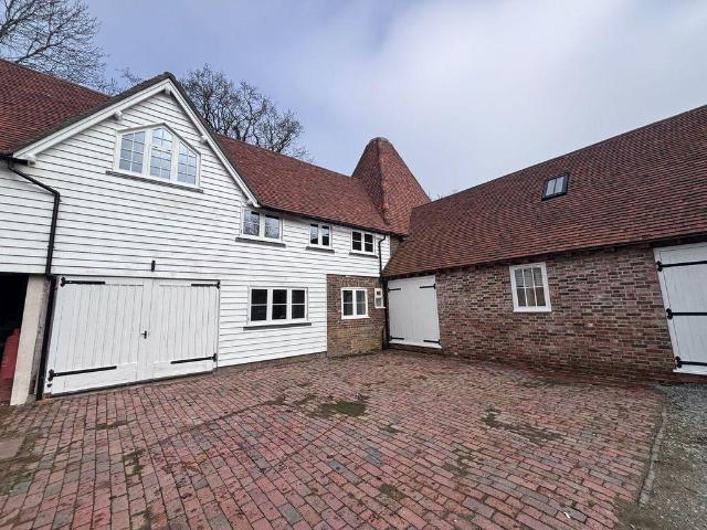 Half Moon Lane, Tudeley 2 bed property to rent £2,150 pcm £496 pw