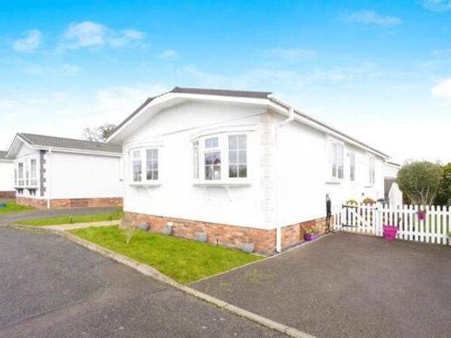 Half Moon Lane, Pepperstock, 2 Bedroom Park