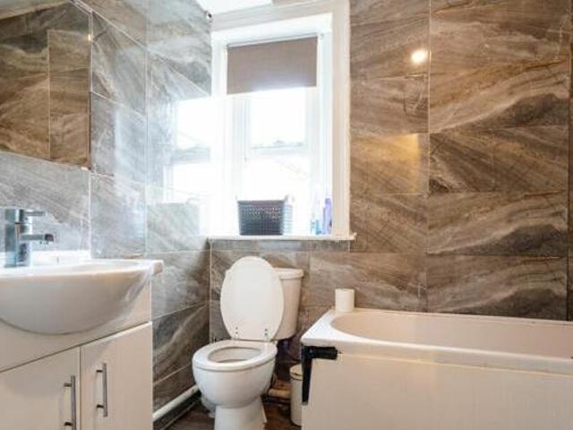 Halifax Road, Staincliffe, 2 Bedroom Cottage