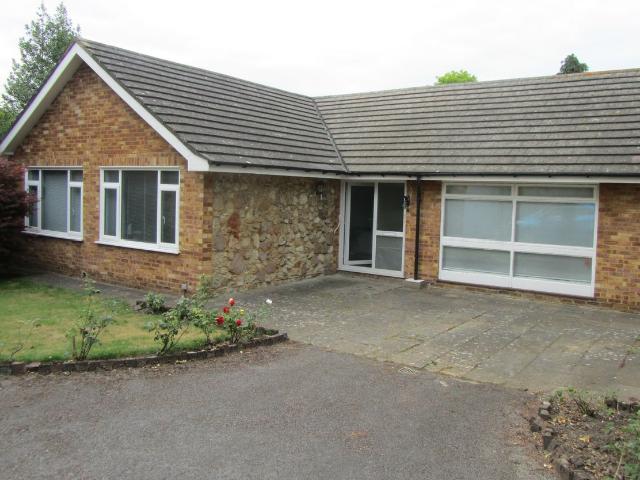 Haling Park Road, South Croydon CR2, 3 bed detached bungalow to rent, £2,400 pcm | PrimeLocation