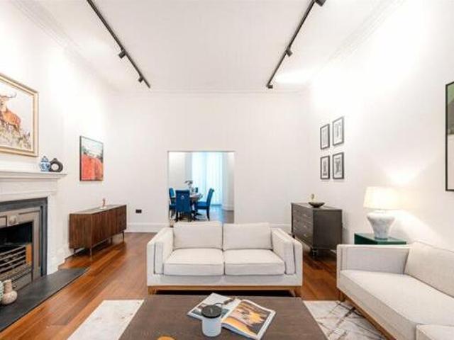 Halkin Street, Belgravia, 3 Bedroom Apartment