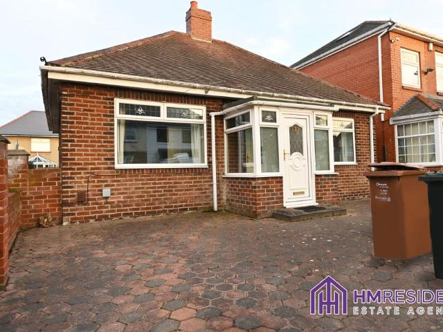 Hall Avenue, Fenham, Newcastle Upon Tyne NE4, 2 bed detached bungalow to rent, £995 pcm | PrimeLocation