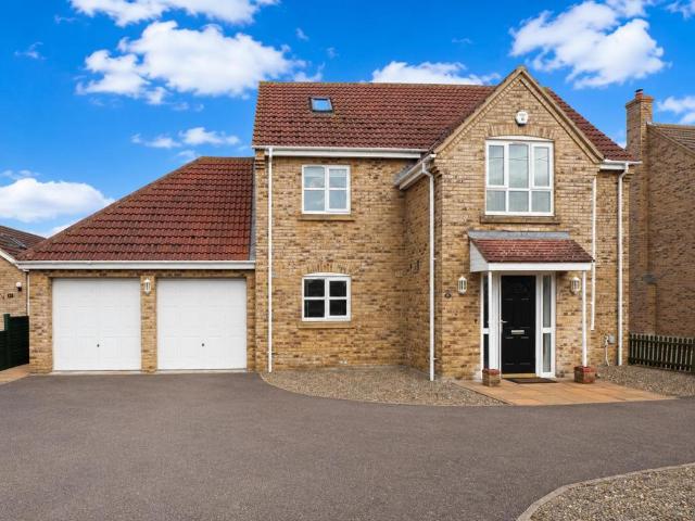 Hall Barn Road, Isleham CB7 5 bed detached house to rent £2,750 pcm £635 pw