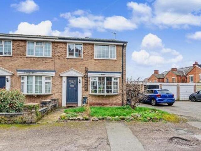 Hall Croft, Beeston, 3 Bedroom End