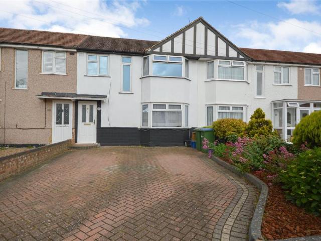 Hall Farm Drive, Twickenham TW2 3 bed terraced house to rent £2,700 pcm £623 pw