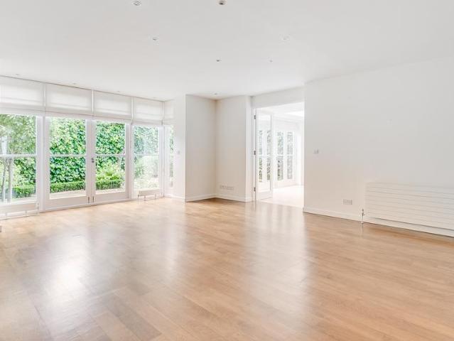 Hall Gate, St John's Wood, London NW8 4 bed semi detached house to rent £10,833 pcm £2,500 pw