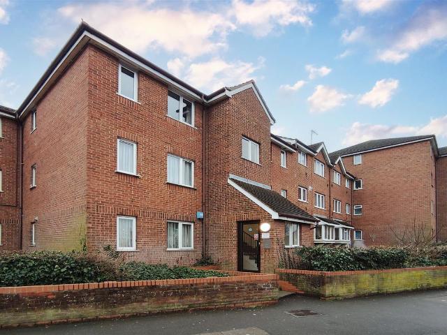 Hall Lane, Chingford E4, 1 bed flat to rent, £1,375 pcm | PrimeLocation