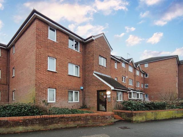 Hall Lane, Chingford 1 bed flat to rent £1,375 pcm £317 pw