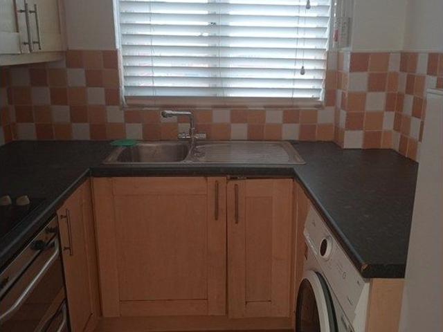 Hall Lane, London E4, Room to rent, £875 pcm | PrimeLocation