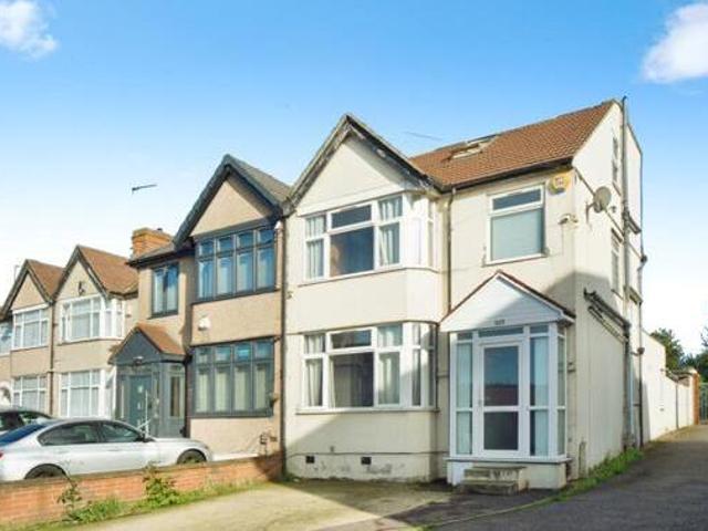 Hall Lane, London, 4 Bedroom Semi detached