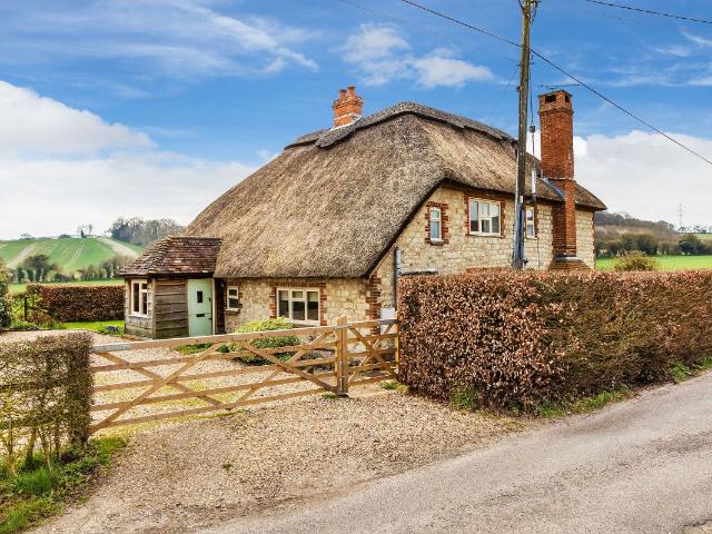 Hall Lane, Selborne, Alton GU34, 3 bed cottage to rent, £2,500 pcm | PrimeLocation
