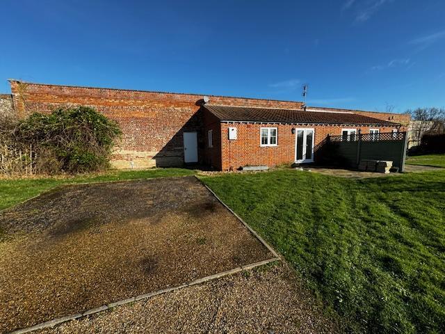 Hall Lane, Riddlesworth, DISS 3 bed semi detached bungalow to rent £1,075 pcm £248 pw