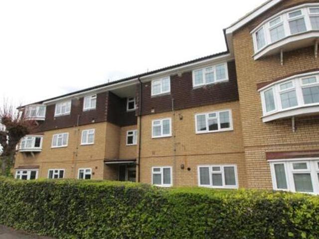 Hall Lane, Upminster, 3 Bedroom Ground