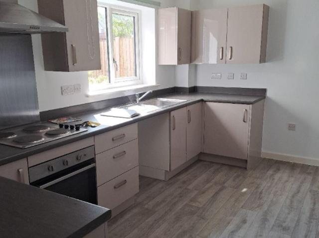 Hall Park Street, Wolverhampton WV14, 2 bed flat to rent, £926 pcm | PrimeLocation