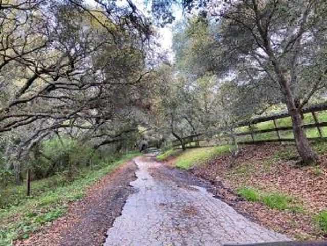 Hall Ranch Rd
