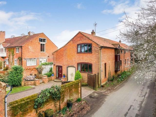 Hall Road, Blofield Heath, Norwich NR13, 4 bed barn conversion to rent, £1,500 pcm | PrimeLocation