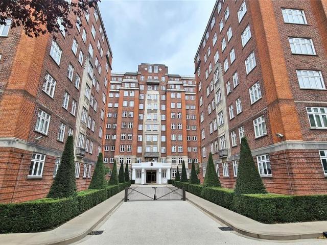 Hall Road, St John's Wood NW8 2 bed flat to rent £3,350 pcm £773 pw
