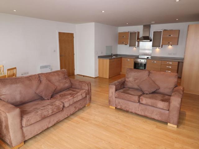 Hall Street, Birmingham B18, 2 bed flat to rent, £1,150 pcm | PrimeLocation