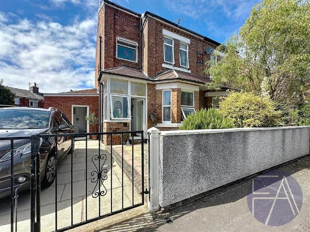 Hall Street, Southport PR9 3 bed semi detached house to rent £26,000 pcm £6,000 pw