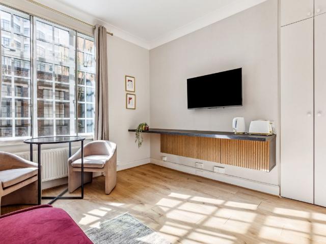 Hallam Street, Fitzrovia W1W, Studio to rent, £2,600 pcm | PrimeLocation