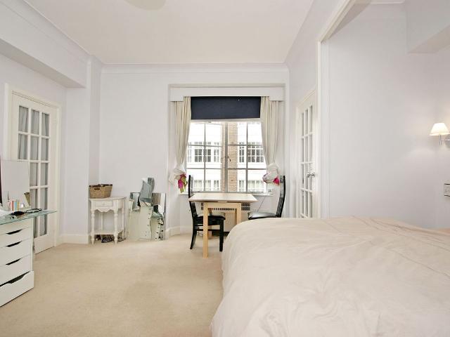 Hallam Street, London W1W, Studio to rent, £2,200 pcm | PrimeLocation