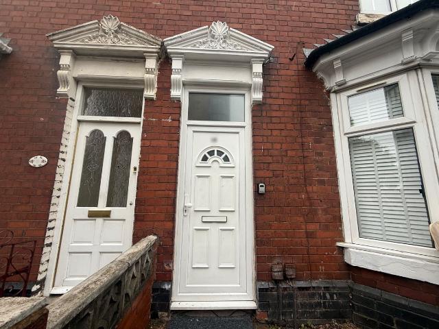 Hallam Street, West Bromwich B71, Room to rent, £625 pcm | PrimeLocation