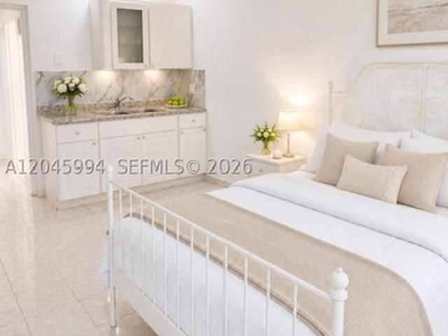 Hallandale Beach, FL 33009