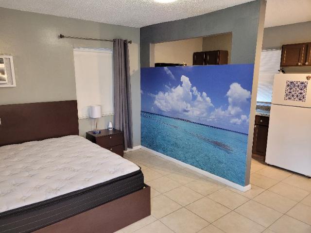 HALLANDALE BEACH STUDIO FURNISHED_UNIT # 1