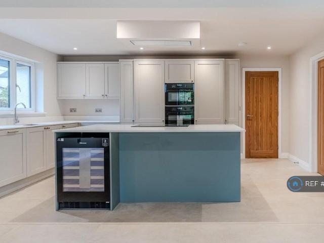 Hallaton Rd, Tugby, LE7 3 bed bungalow to rent £1,875 pcm £433 pw