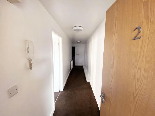 Hallgate, Wigan WN1, 2 bed flat to rent, £725 pcm | PrimeLocation
