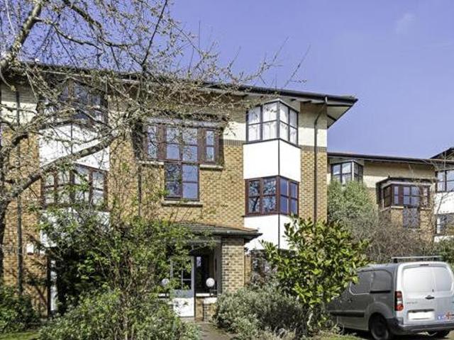 Halley Gardens, Hither Green, 1 Bedroom Flat