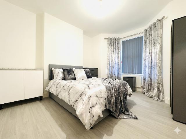 Halley Road, London E12, Room to rent, £800 pcm | PrimeLocation