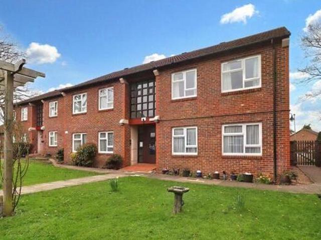 Halleys Court, Woking, 2 Bedroom Retirement