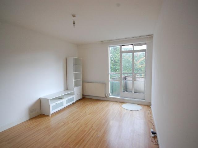 Hallfield Estate, London W2, 1 bed flat to rent, £1,950 pcm | PrimeLocation