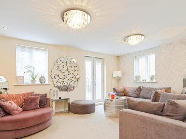 Halliday Court, Thornbury, 3 Bedroom Town