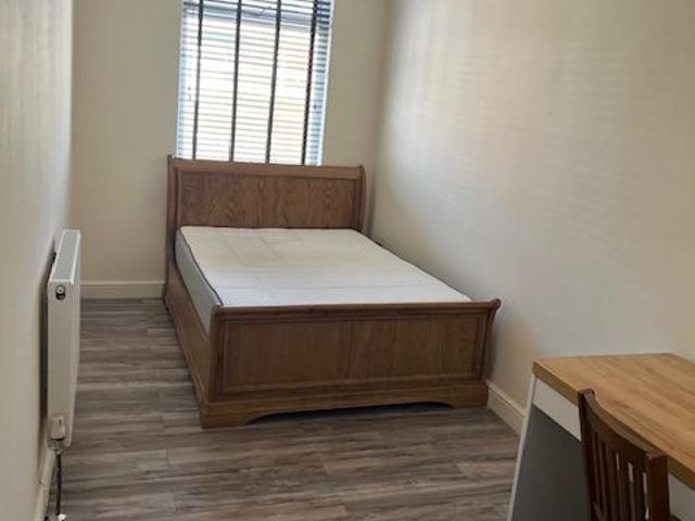 Halliwell Road, Bolton BL1, Room to rent, £520 pcm | PrimeLocation