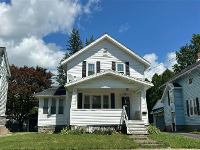 Hallock St