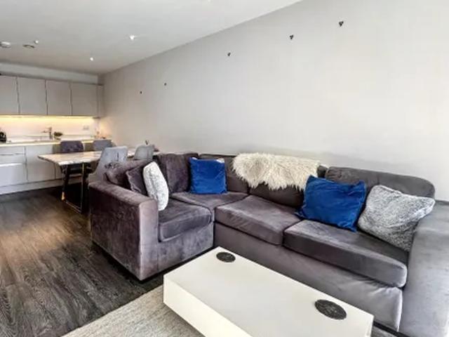 Hallmark Tower, 6 Cheetham Hill Road, Manchester, M4 4FZ, United Kingdom | 2 bed apartment for rent #167447353 | Rentberry
