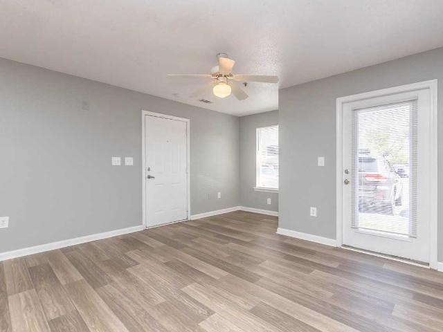 Hallmark at the Park 2 Bedroom Apartment for Rent at 814 17th Ave N, Nashville, TN 37203 Watkins Park