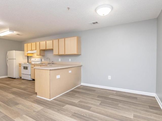 Hallmark at the Park 3 Bedroom Apartment for Rent at 814 17th Ave N, Nashville, TN 37203 Watkins Park