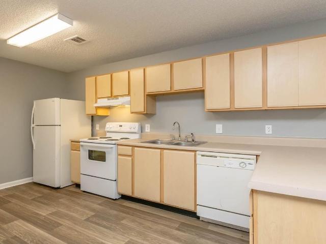 Hallmark at the Park 3 Bedroom Apartment for Rent at 814 17th Ave N, Nashville, TN 37203 Watkins Park